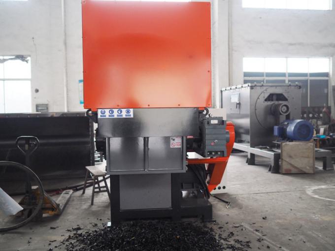 Movable D2 Plastic Shredder Machine 3000kg Single Shaft Shredder Hopper